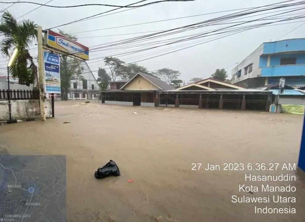 Sejumlah Titik di Kota Manado Diterjang Banjir - Surat-Kabar